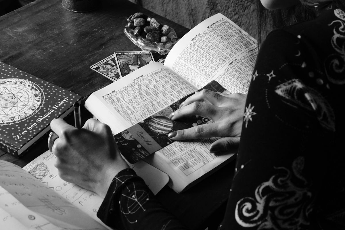 How to Use Astrology for Business with Laura Quintero | inkpotcreative.com
